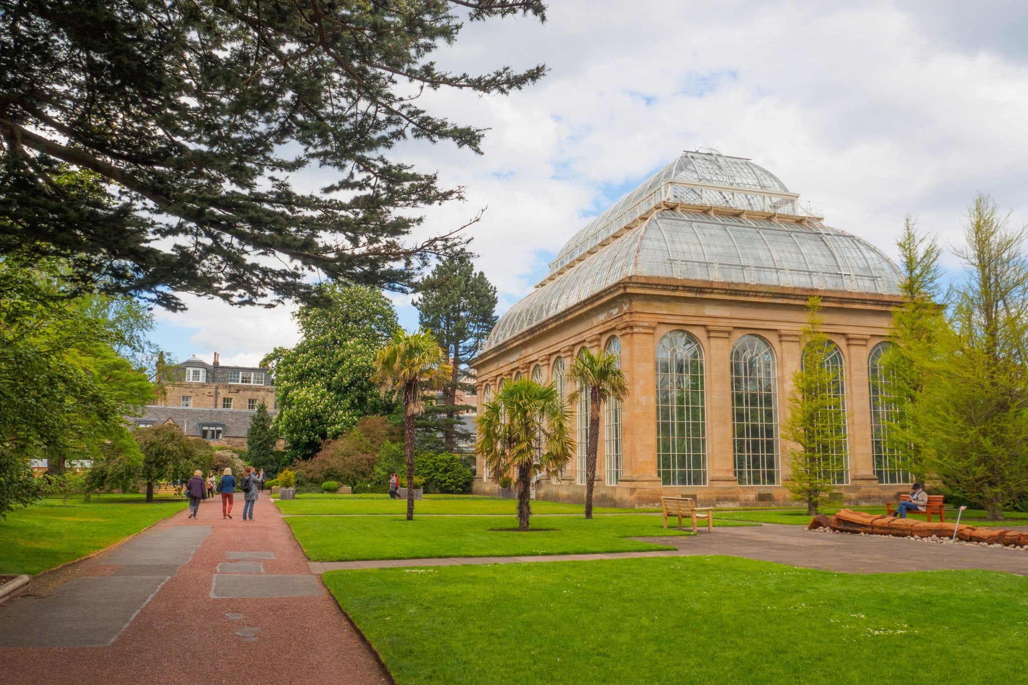 Edinburgh Botanical Gardens & Royal Tour | Brightbus Britannia