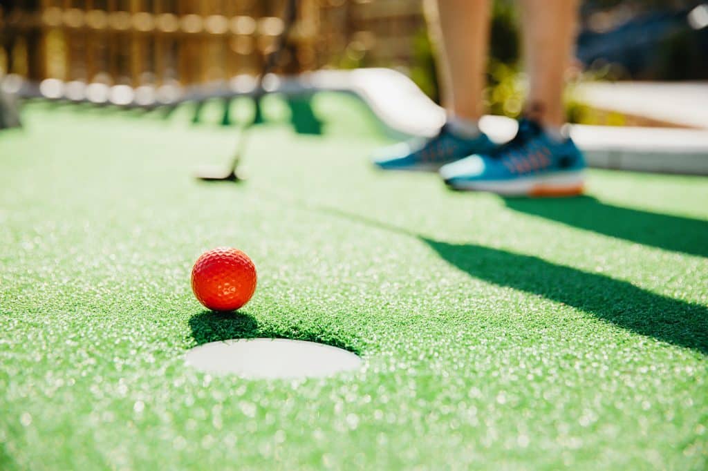 Free Christmas Crazy Golf, Curzon Street, Burnley - Great Scenic Journeys